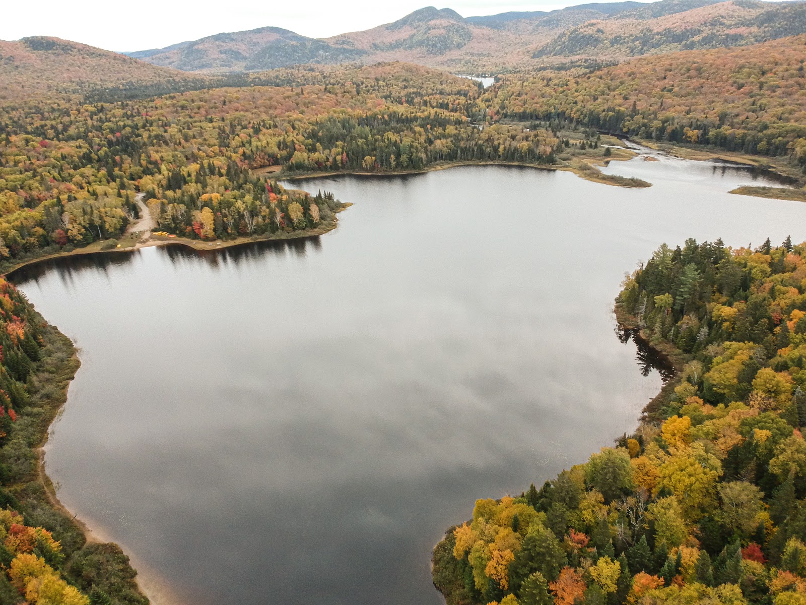 Lac Chat - Mont Tremblant Provincial Park - Pictures, Features ...