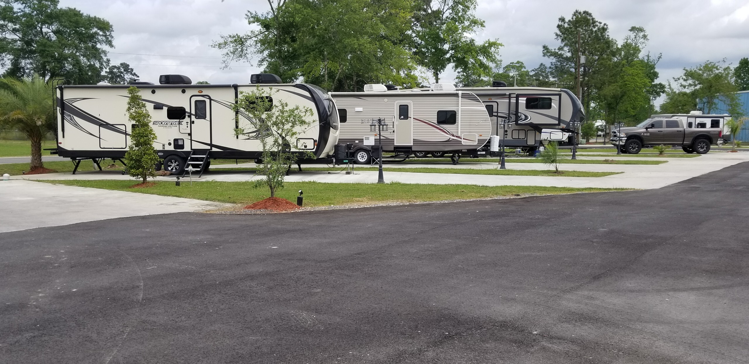 Twelve Oaks RV Park - Pictures, Features & Amenities | RVezy Campgrounds
