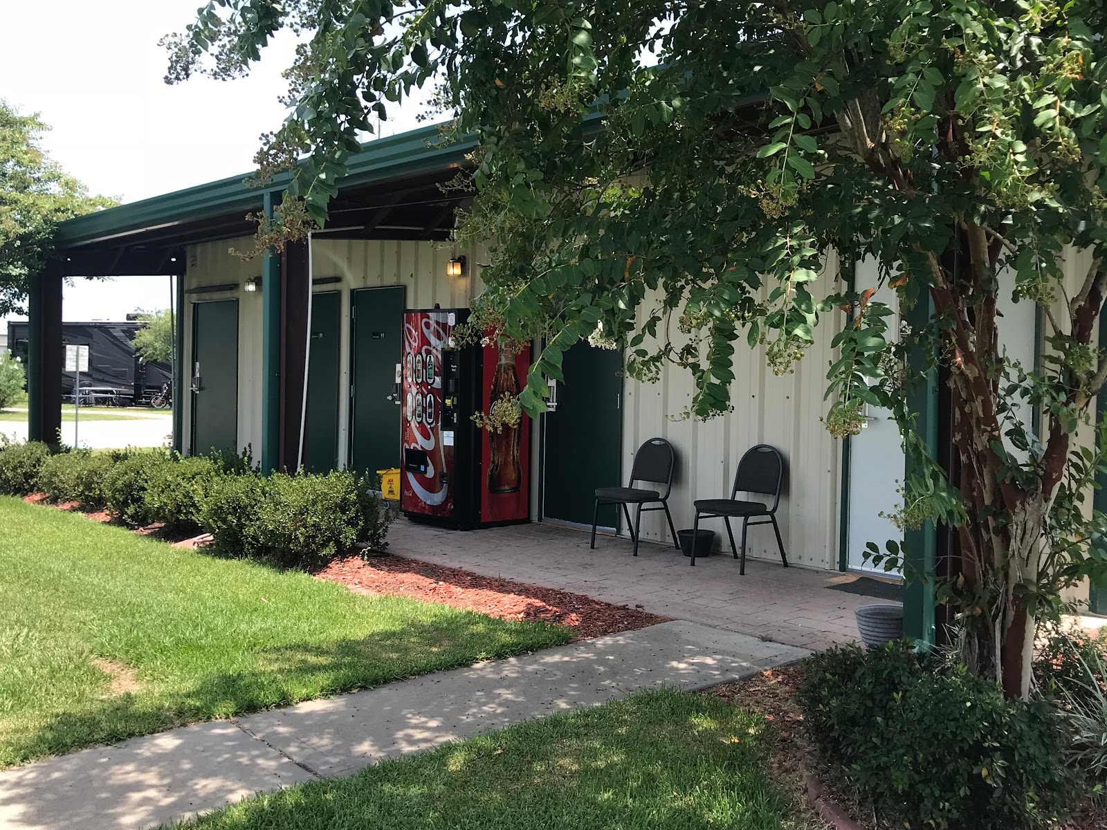 Hidden Lake RV Resort - Pictures, Features & Amenities | RVezy Campgrounds