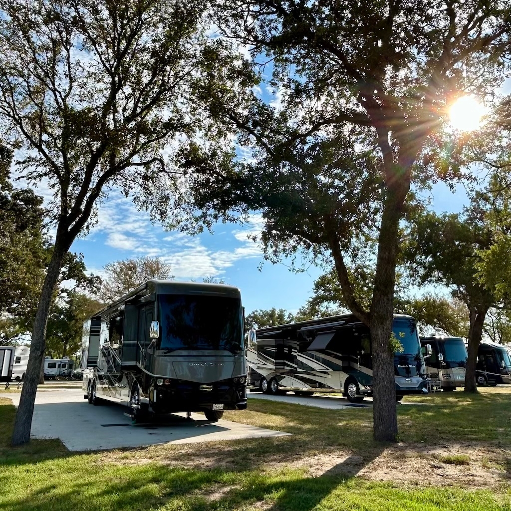 Austonia RV Resort - Pictures, Features & Amenities | RVezy Campgrounds