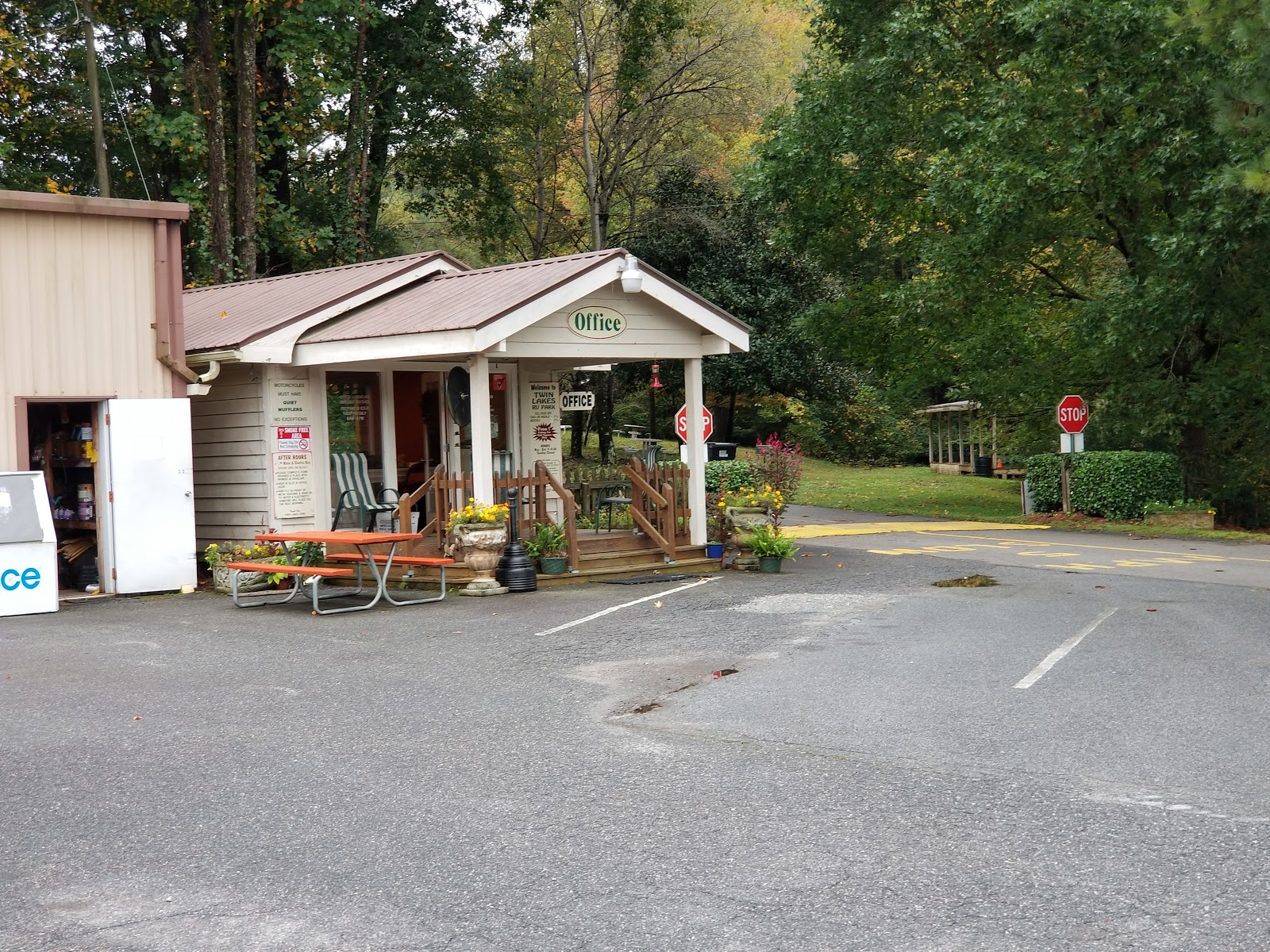 Twin Lakes RV Park - Pictures, Features & Amenities | RVezy Campgrounds