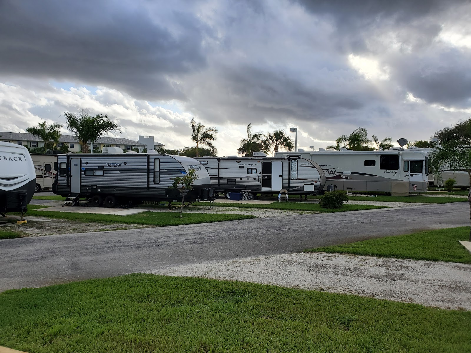 Del Raton RV Park - Pictures, Features & Amenities | RVezy Campgrounds