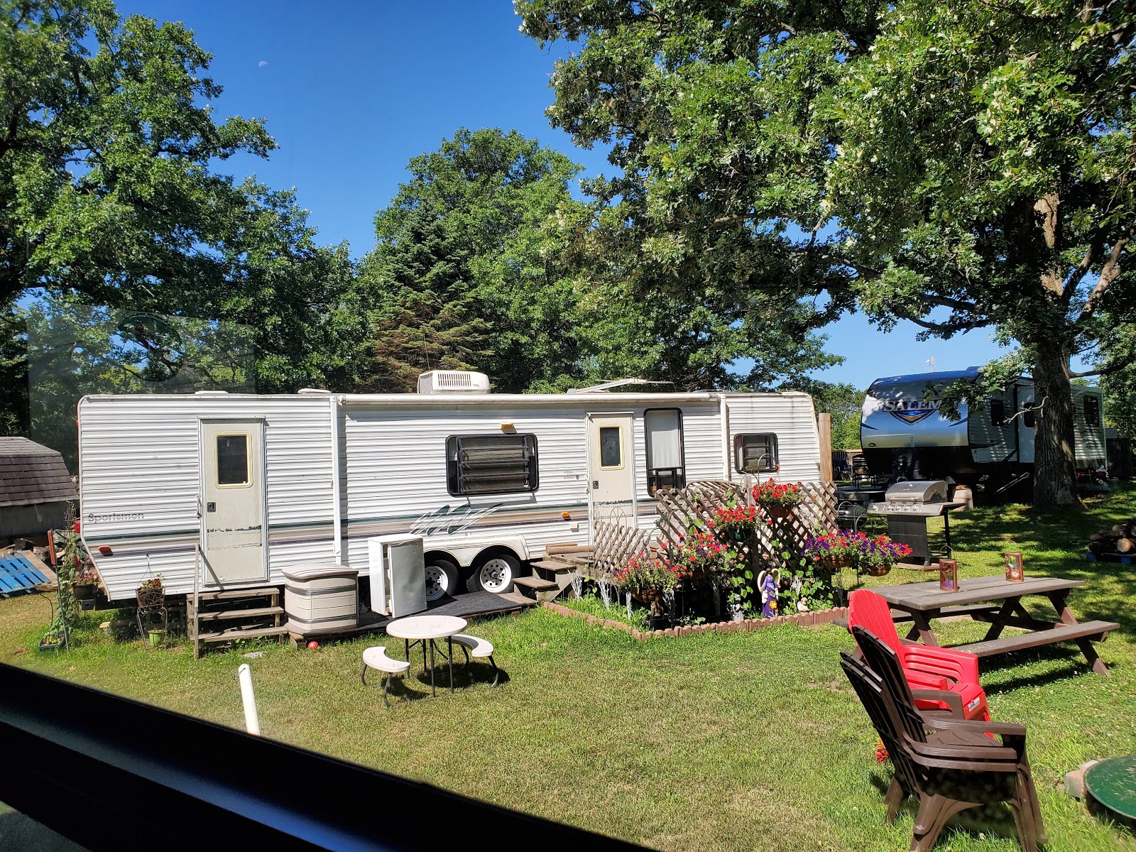 Kozy Oaks Kamp - Pictures, Features & Amenities | RVezy Campgrounds