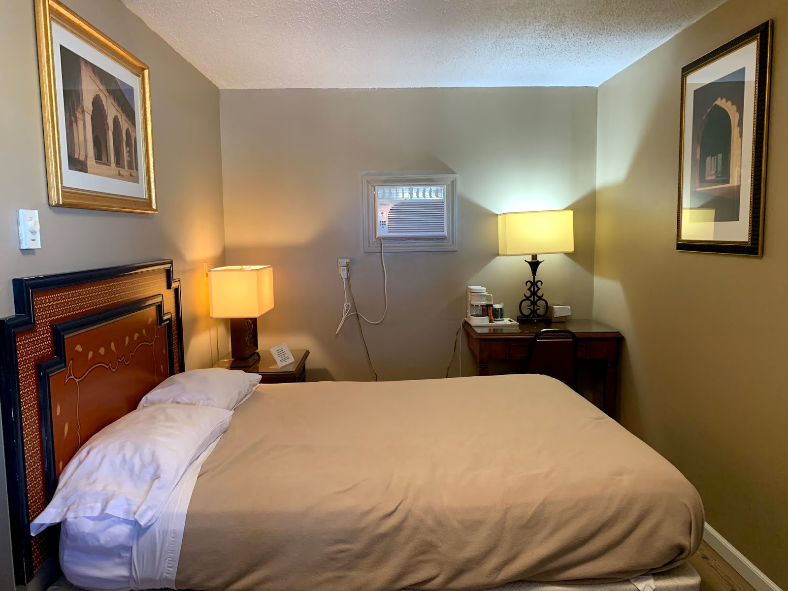 Badlands Interior Campground and Motel - Photos, caractéristiques et ...