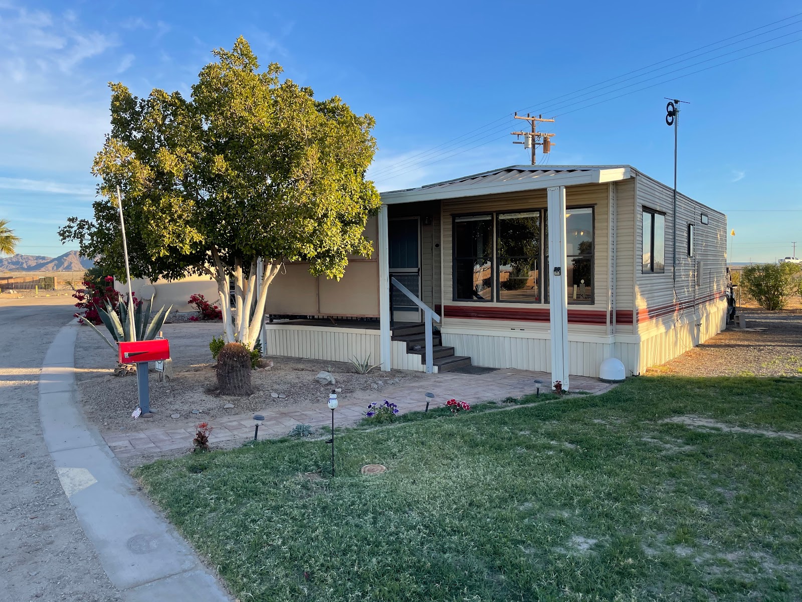 Pilot Knob RV Resort - Pictures, Features & Amenities | RVezy Campgrounds