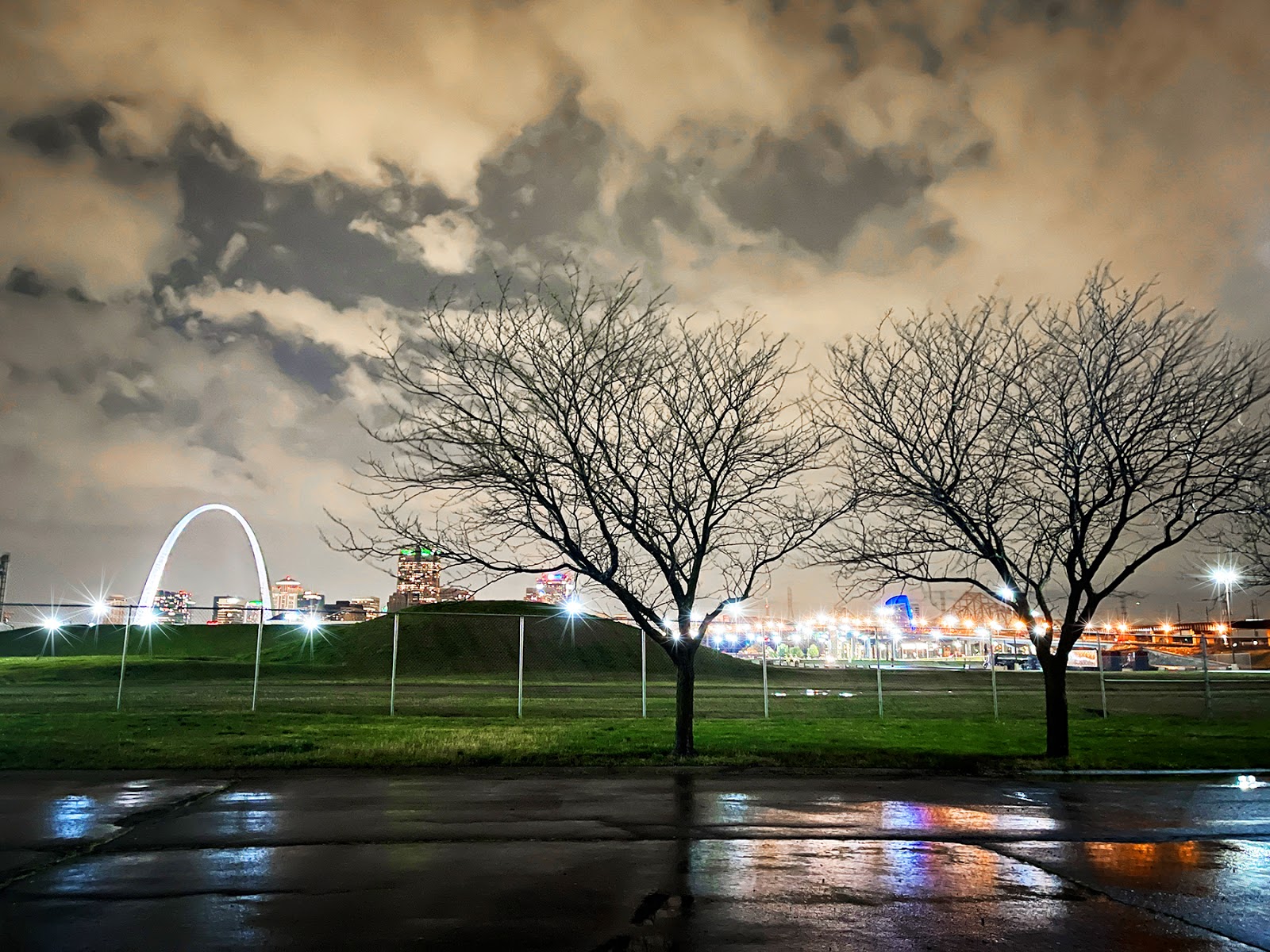 DraftKings at Casino Queen RV Park - Pictures, Features & Amenities ...