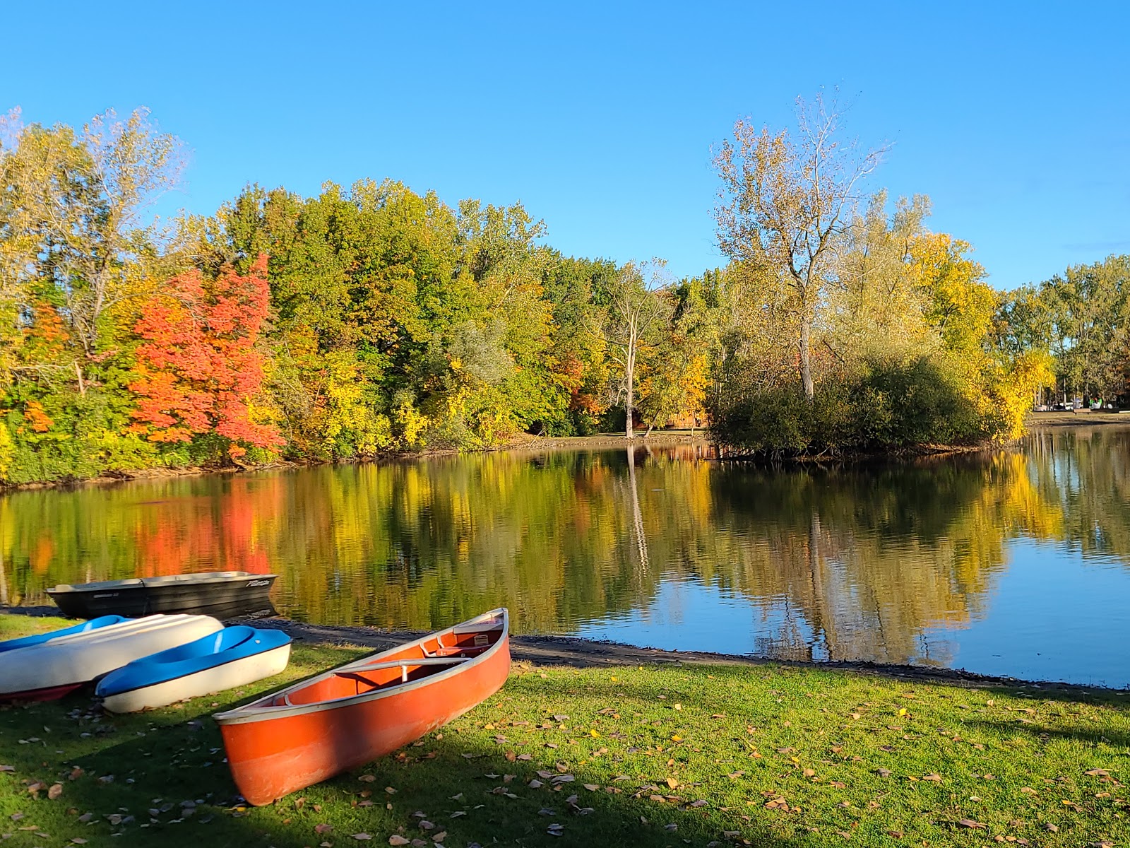 Niagara's Lazy Lakes Camping Resort - Pictures, Features & Amenities ...