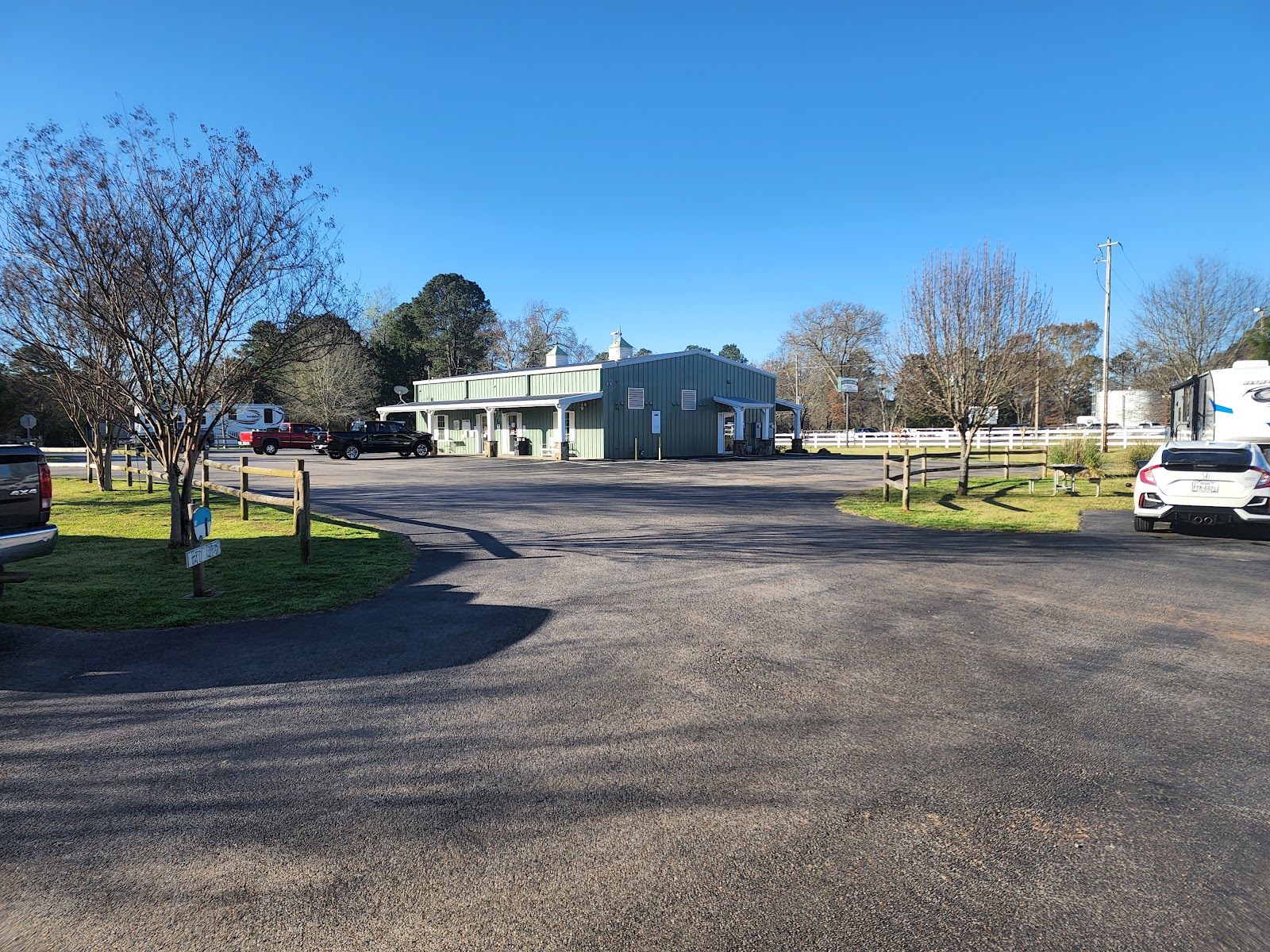 Fernbrook Park - Pictures, Features & Amenities | RVezy Campgrounds