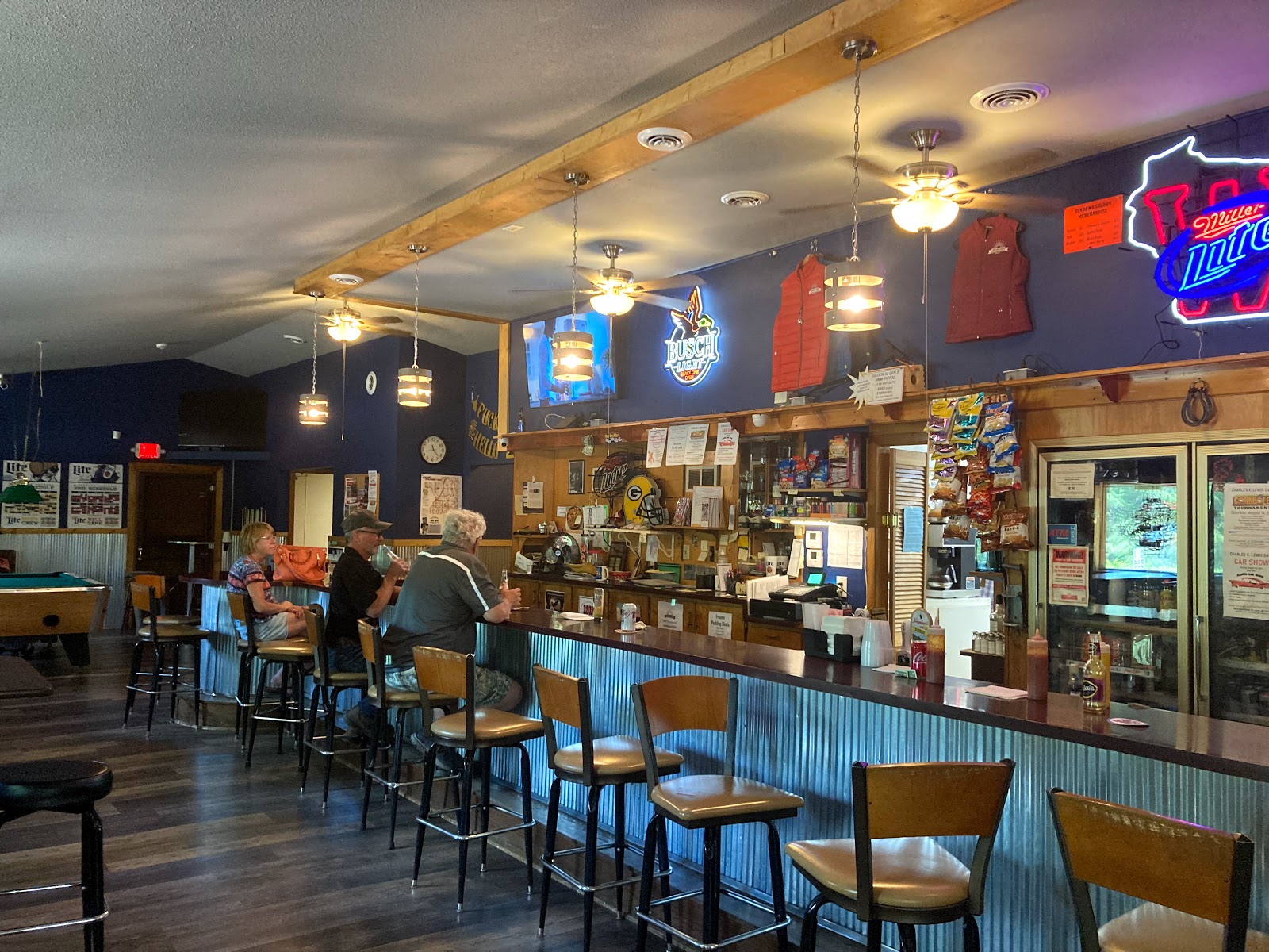 Sundown Saloon Bar Grill and Campground - Pictures, Features ...