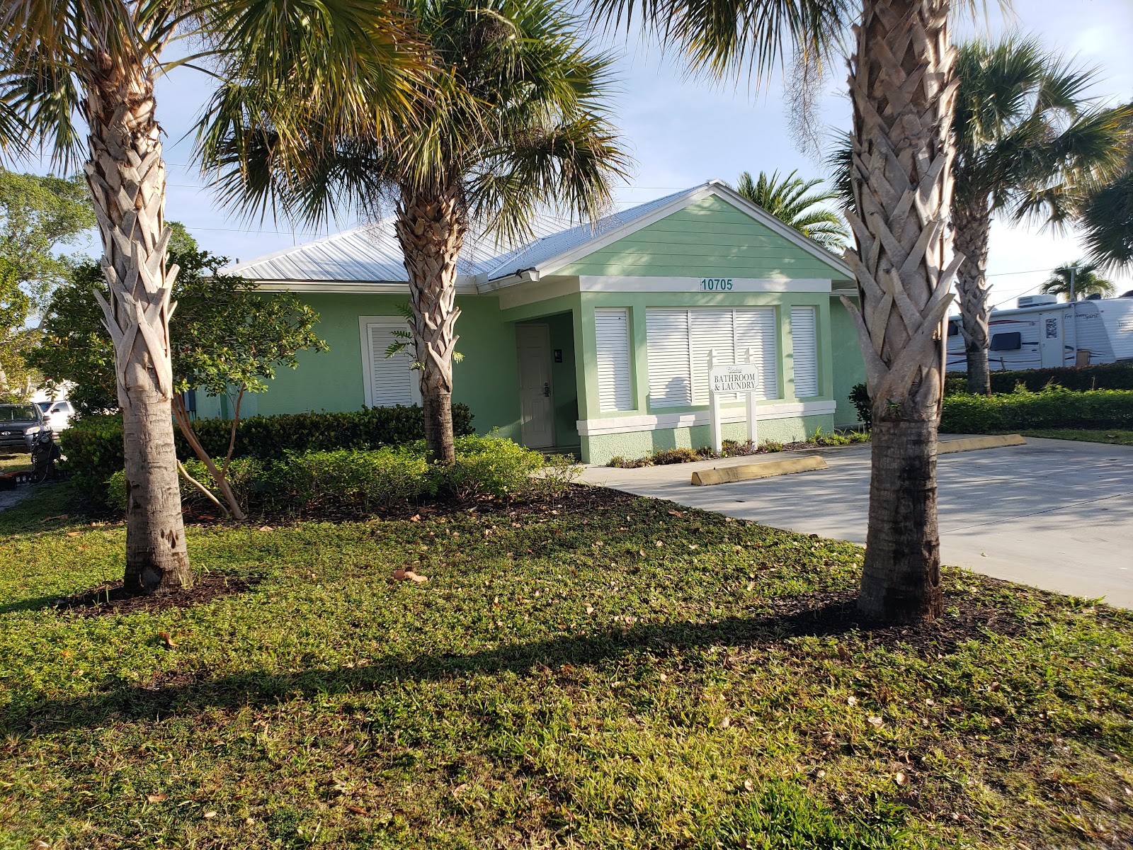 Floridays RV Park - Pictures, Features & Amenities | RVezy Campgrounds