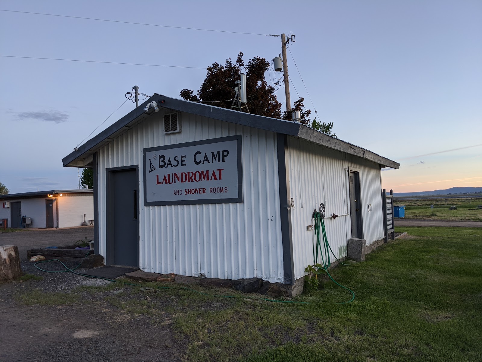 Base Camp RV Park - Photos, caractéristiques et commodités | Campings RVezy